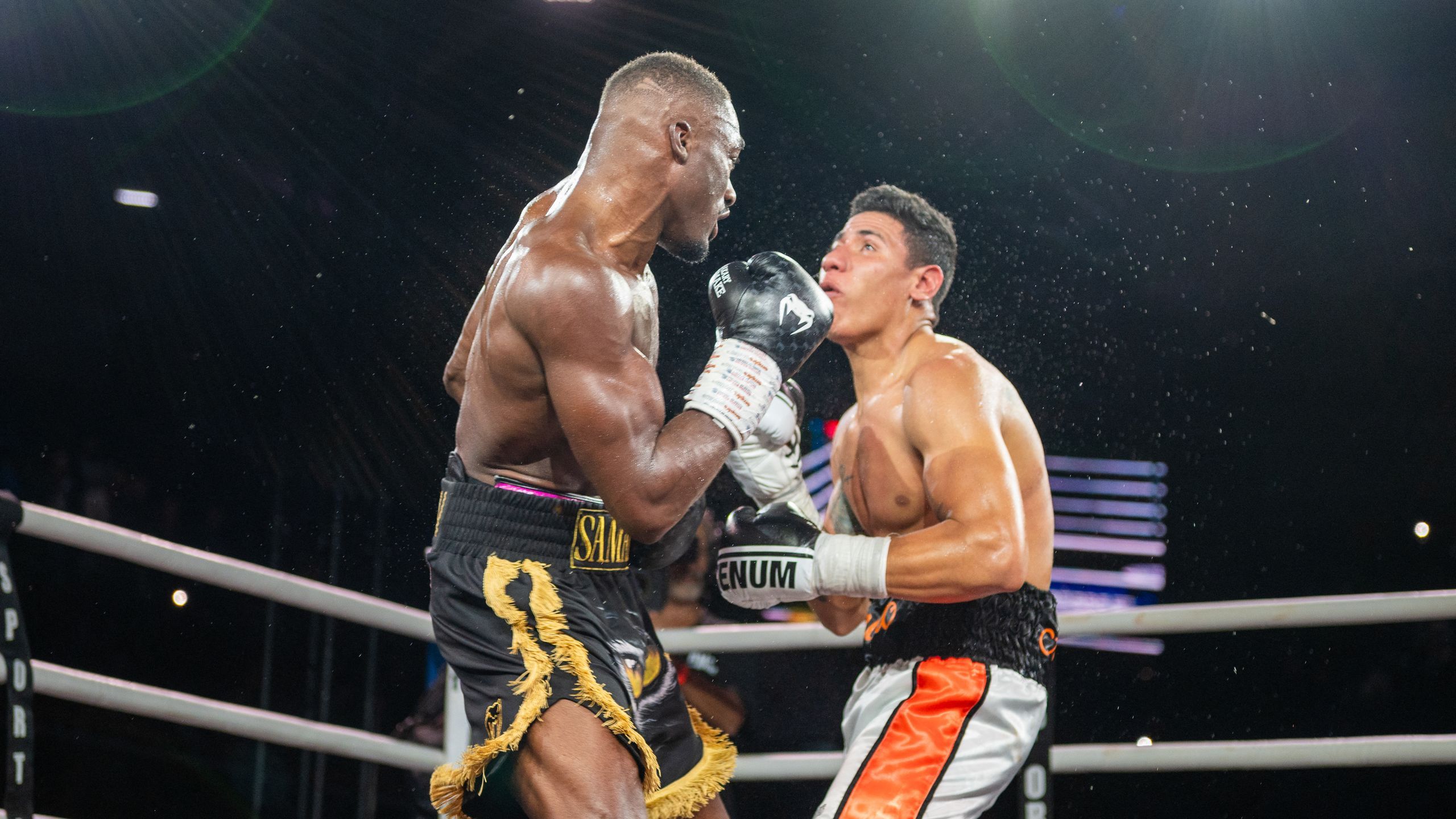 Bakary Samaké conserve son invincibilité face à Alejandro Ortiz en lui ...