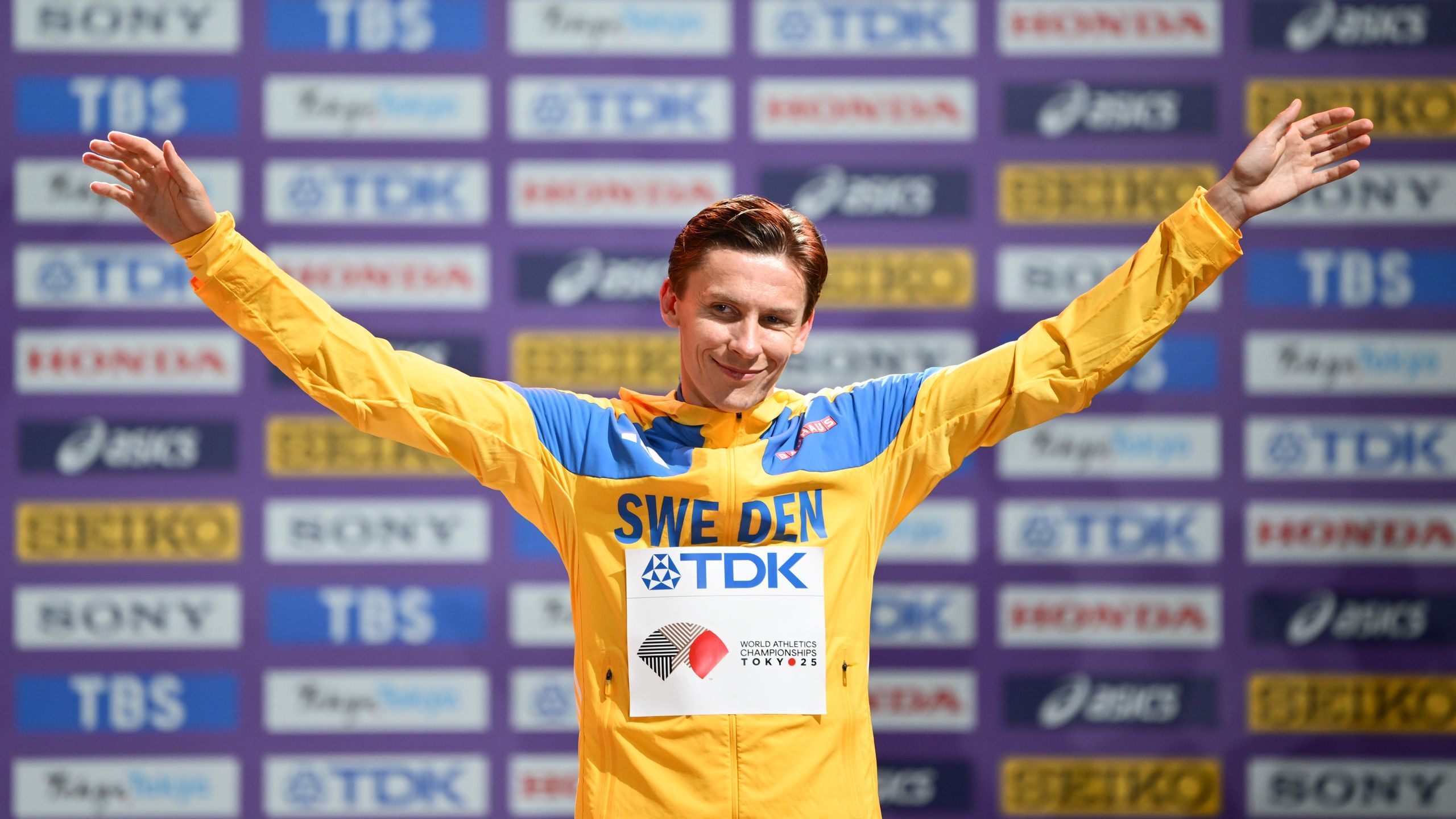 Le Suédois Andreas Almgren bat le record d'Europe du semi-marathon et ...