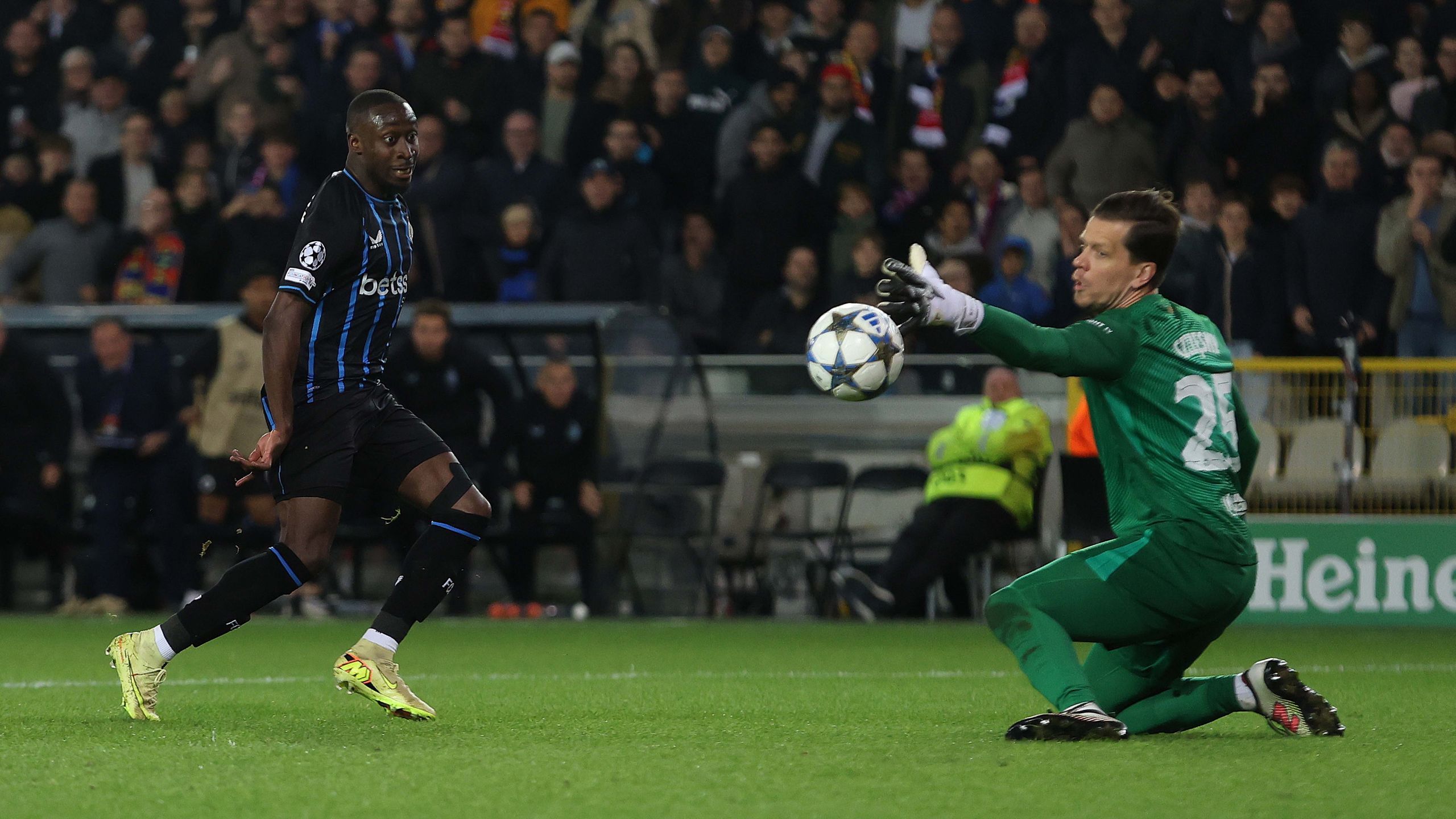 Szalony mecz FC Barcelona w Brugii. Trzykrotnie odrabiała straty. Liga ...