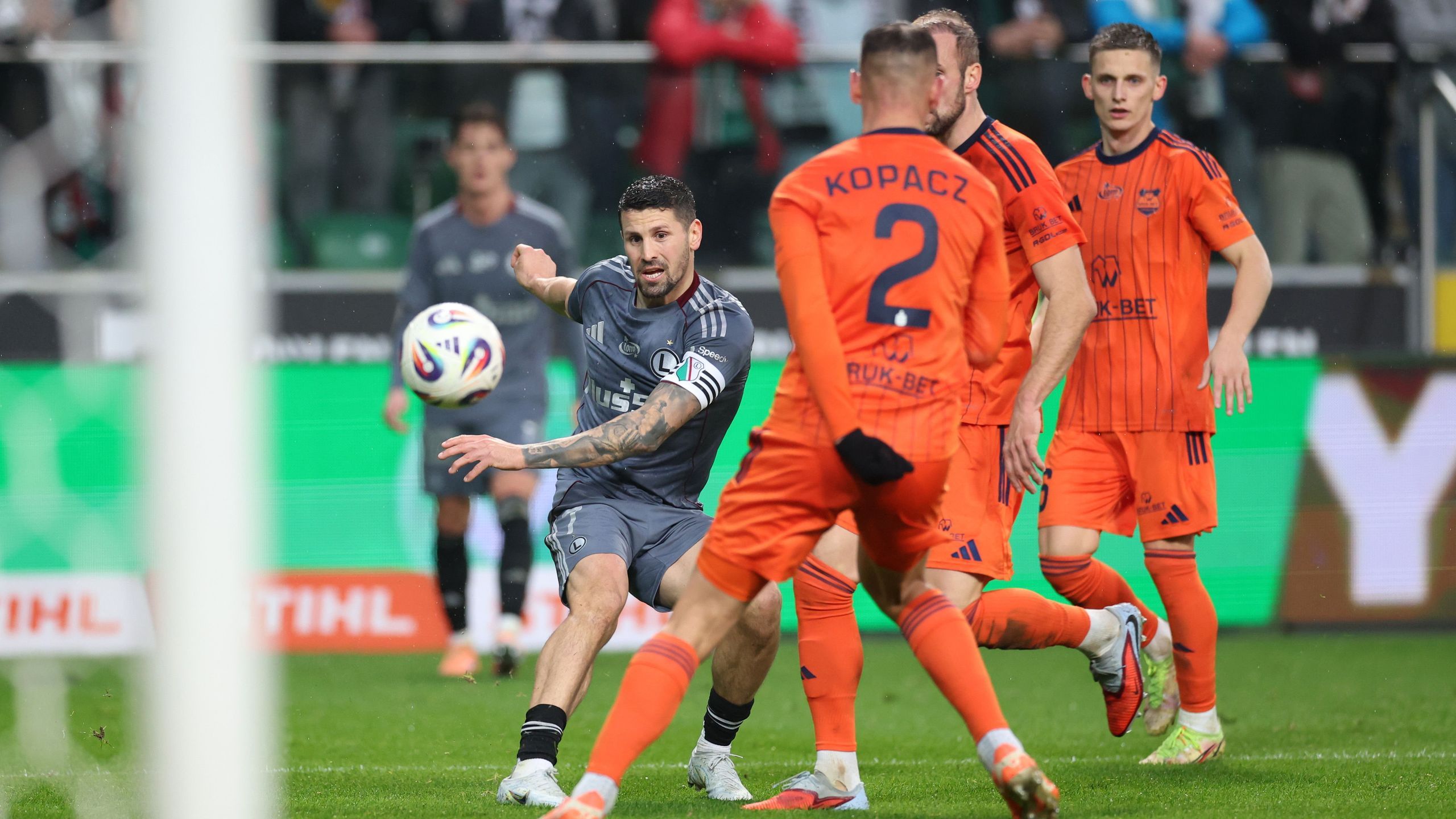 Legia Warszawa przegrała na własnym boisku z Termalicą Bruk-Bet ...