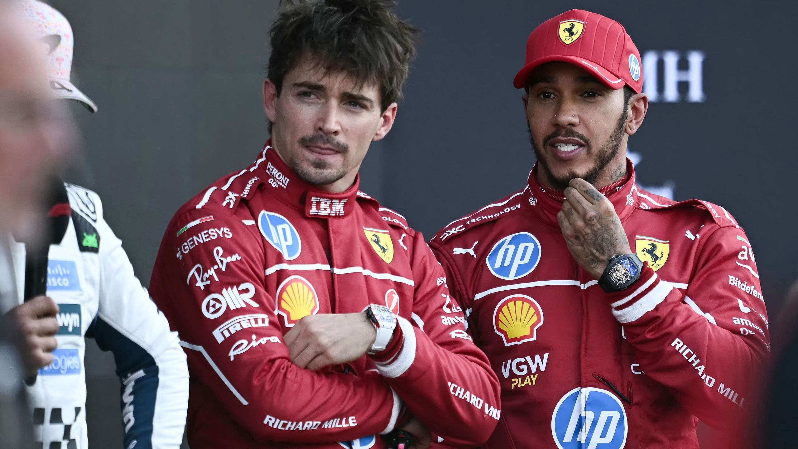 Ferrari-Chef gibt Charles Leclerc & Lewis Hamilton Schuld an Rückstand ...