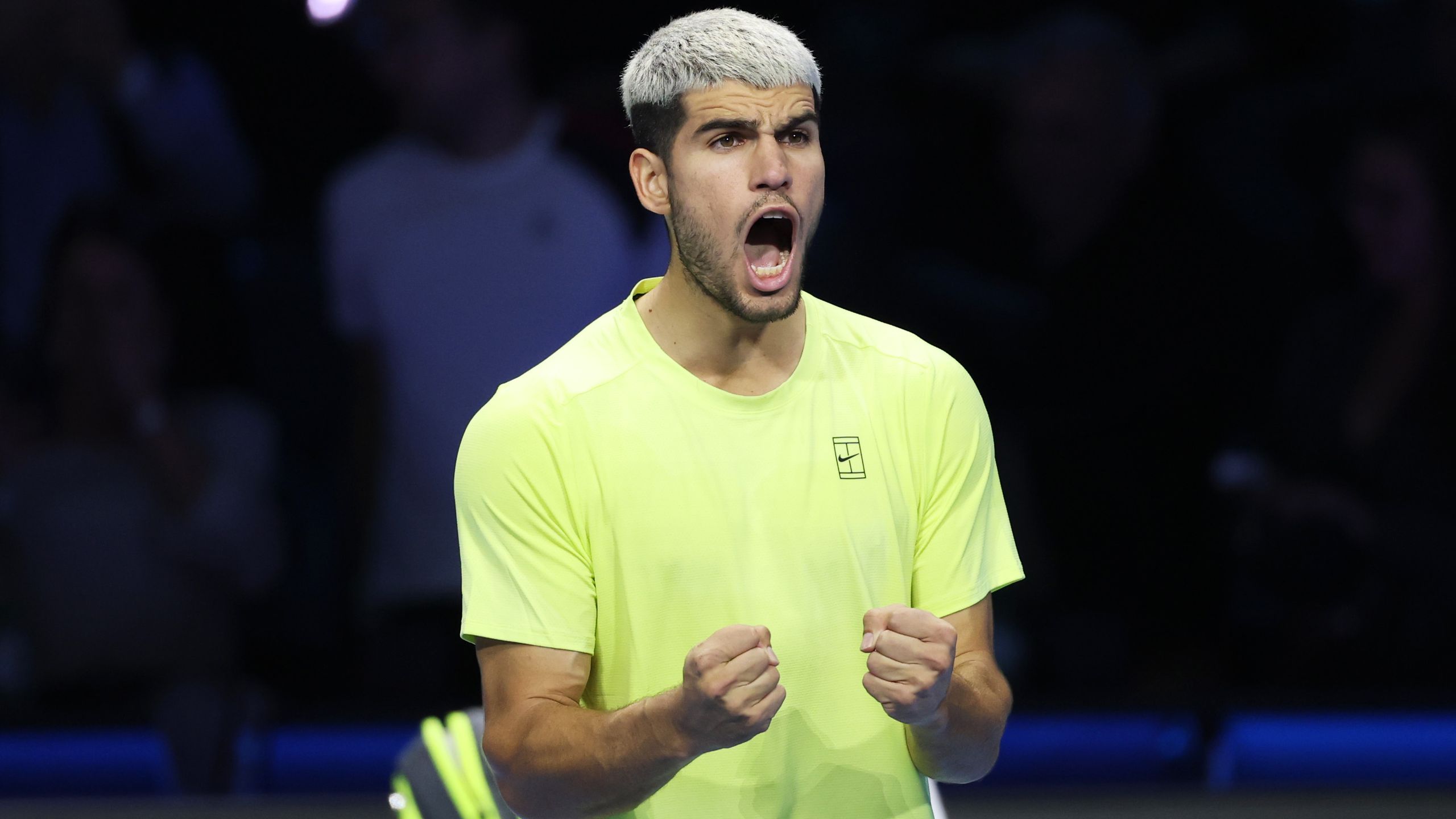 Geweldig spelende Carlos Alcaraz maakt droomfinale op ATP Finals ...