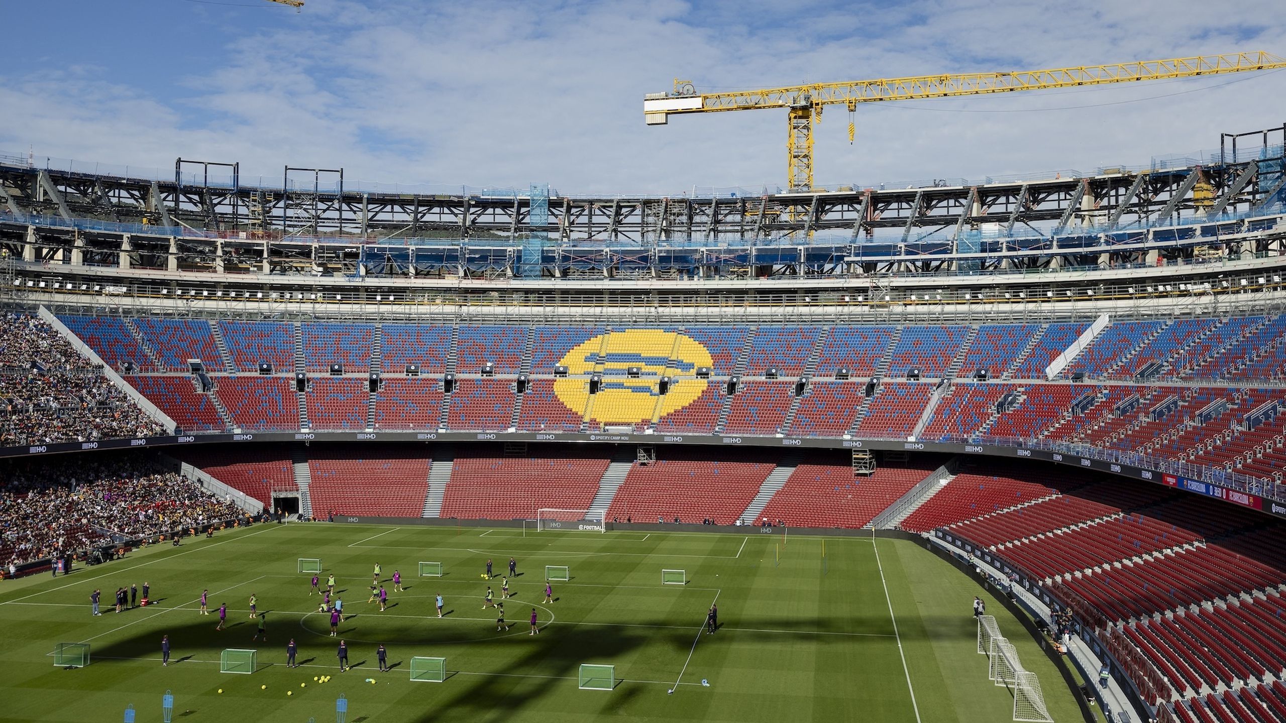 Két és fél év után tér vissza legendás stadionjába, a felújított Camp ...