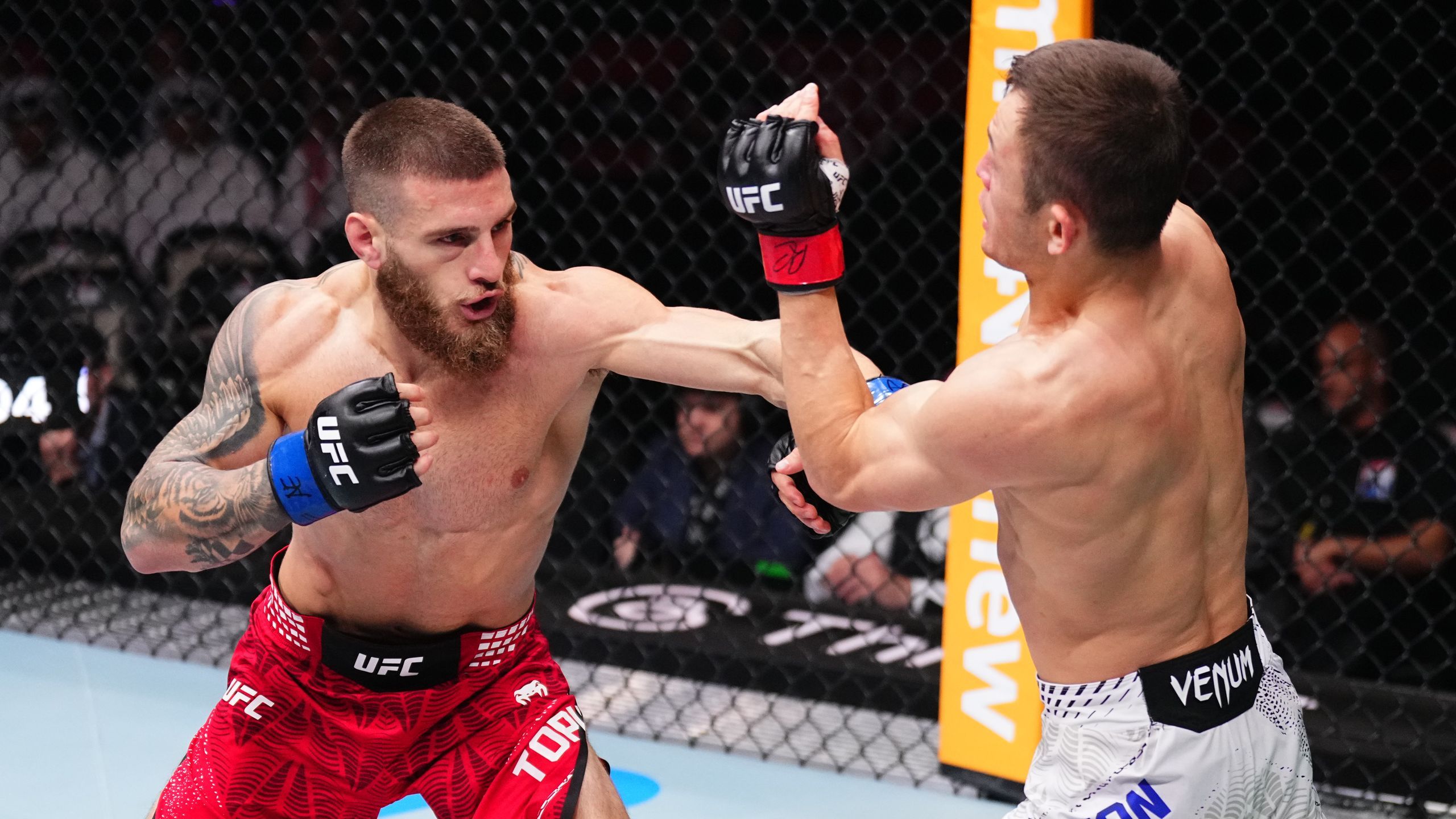 UFC Qatar 2025 | Bekzat Almakhan-Aleksandre Topuria: Ganador, mejores ...