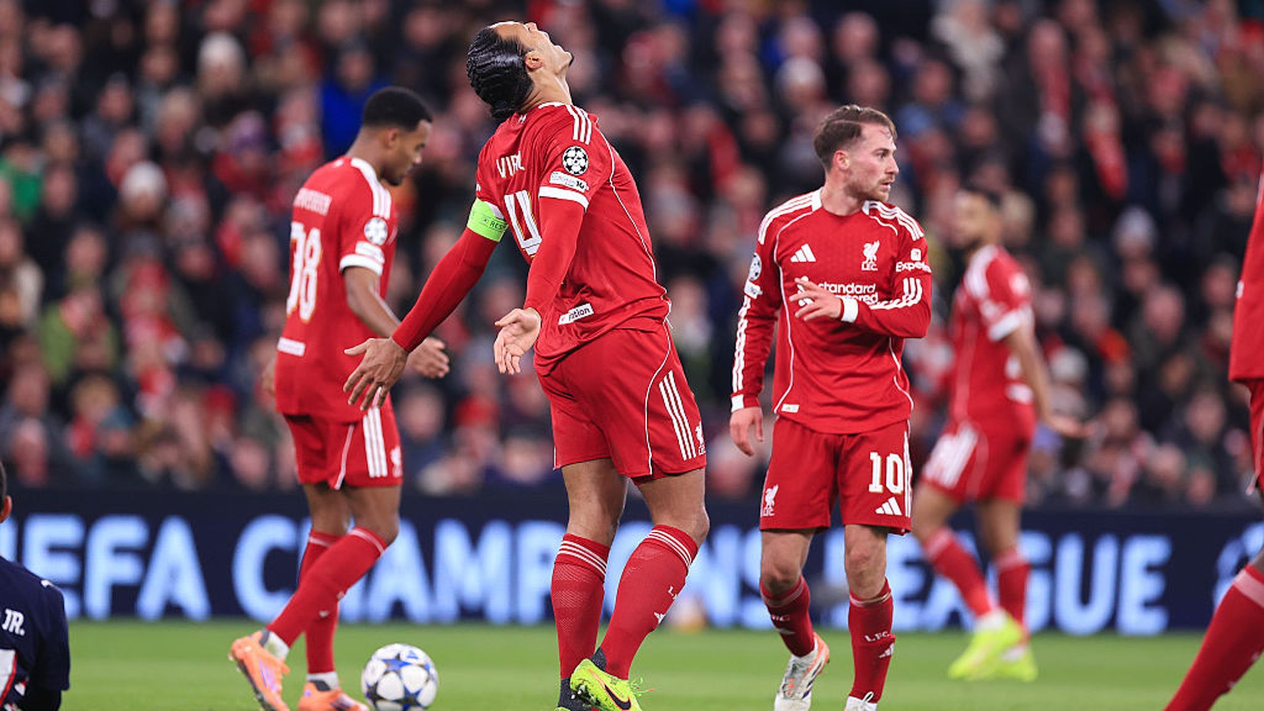 Il Liverpool subisce la terza sconfitta consecutiva tra Premier e ...