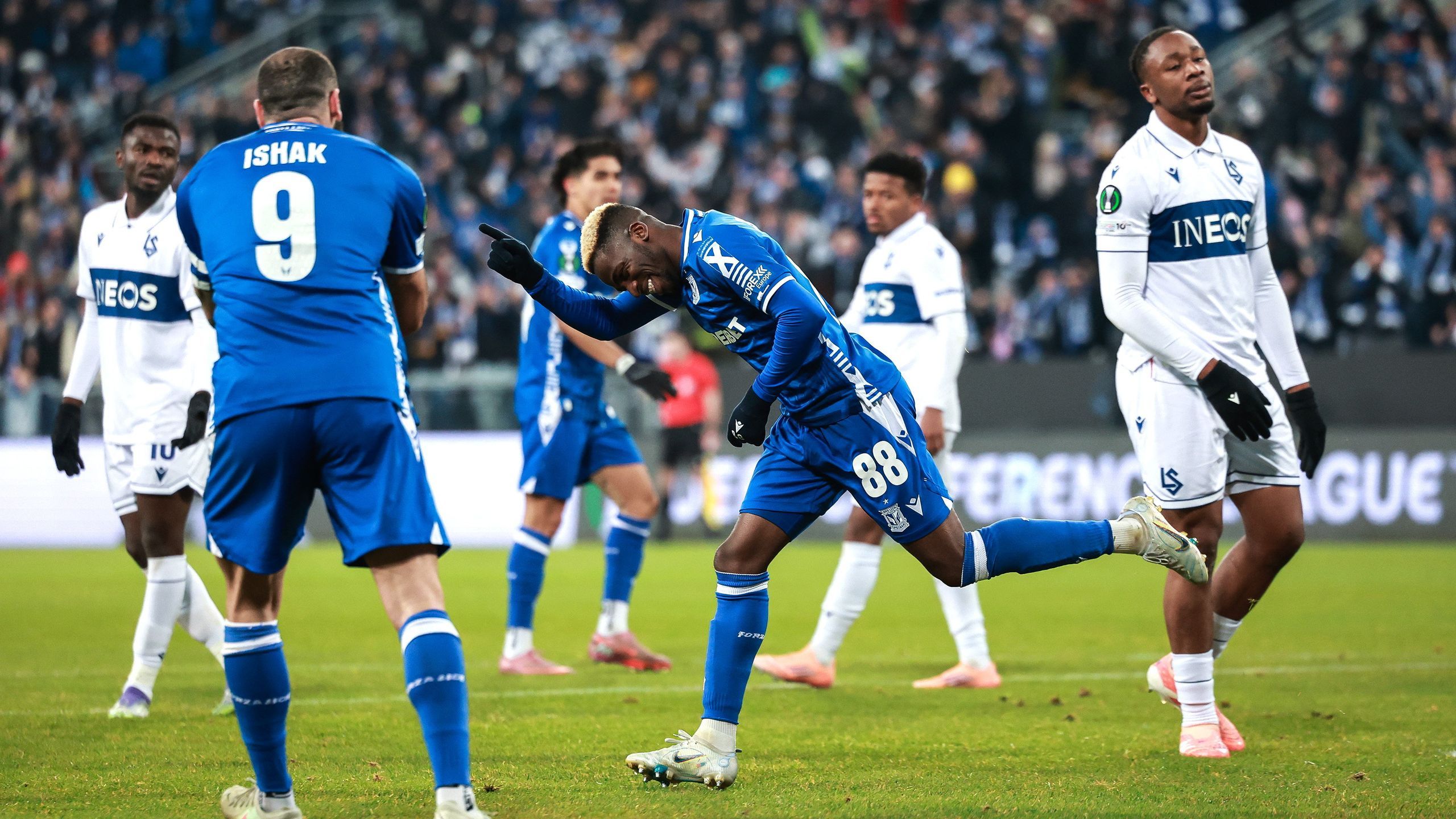 Lech Poznań pokonał FC Lausanne-Sport w 4. kolejce Ligi Konferencji ...