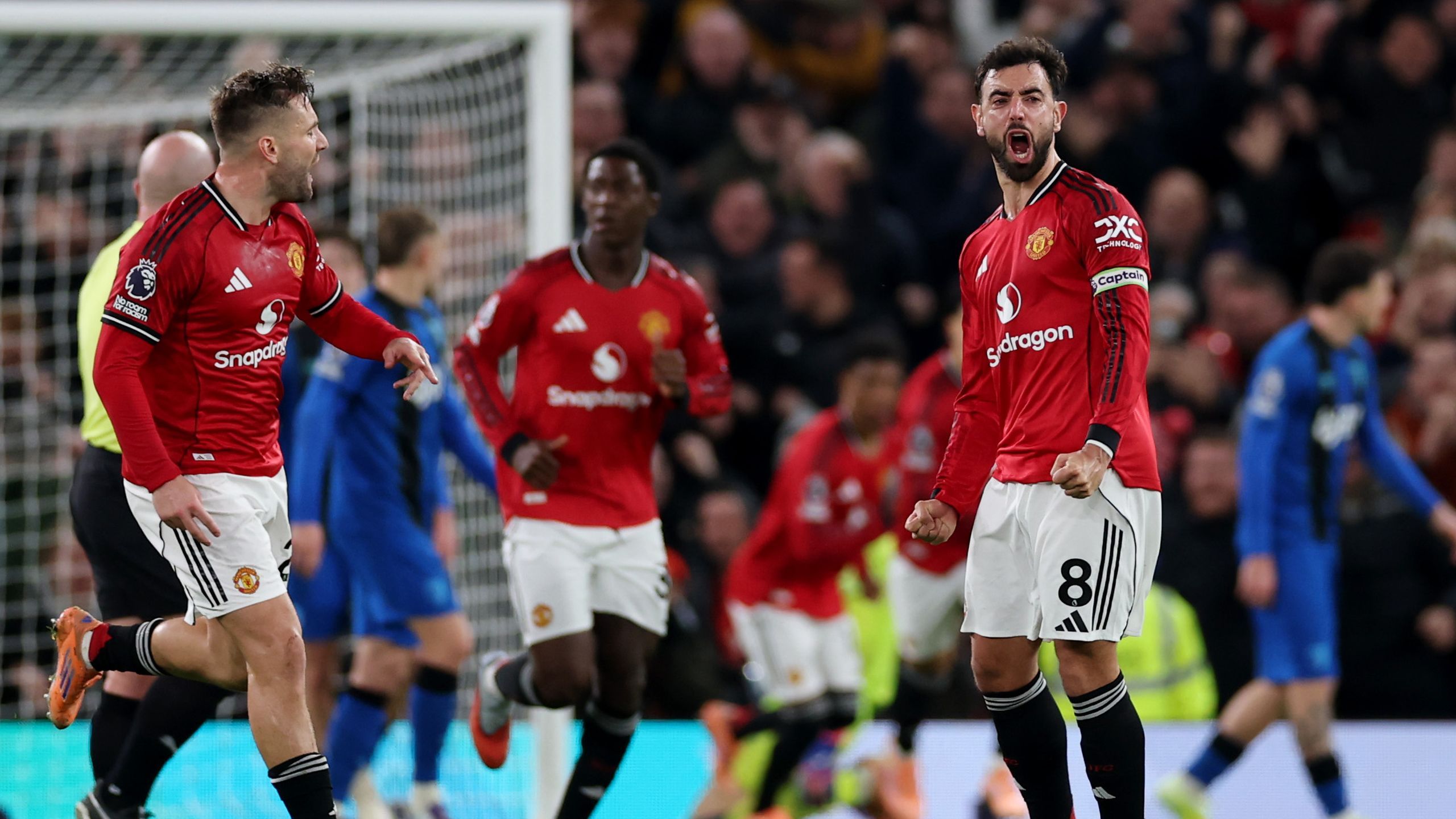 Premier League │16e journée │4-4 : énorme délire entre Manchester ...