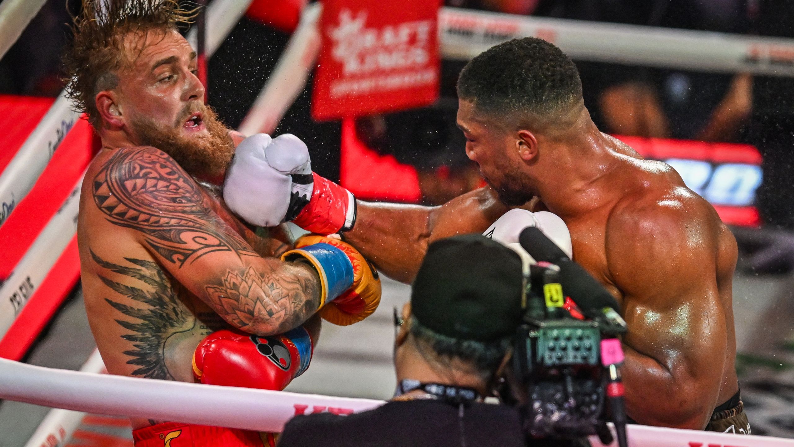 Anthony Joshua wrócił na ring w wielkim stylu. Znokautował Jake'a Paula ...