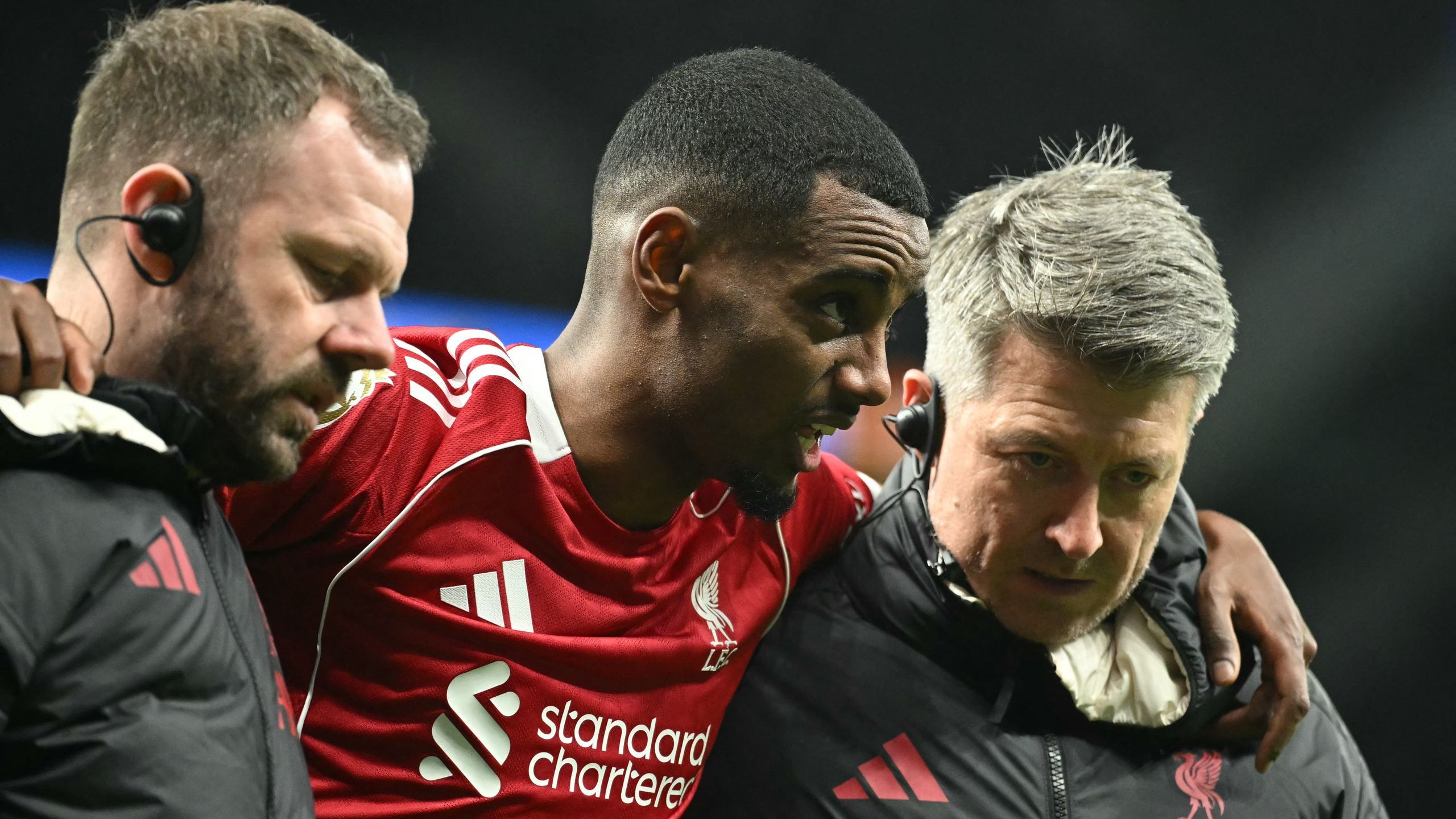 Mazazo para el Liverpool con su fichaje estrella: Isak, operado de una ...