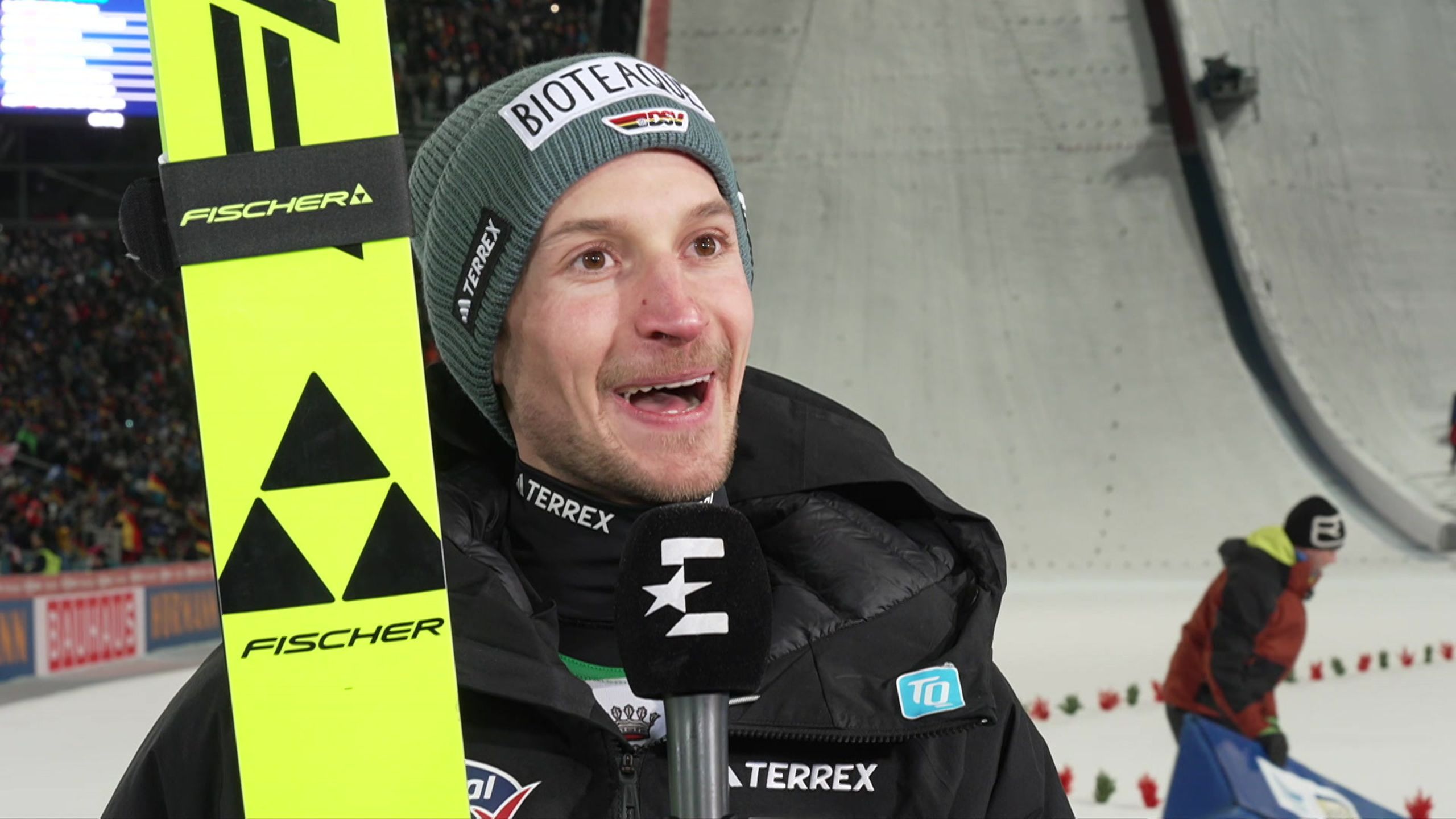 Felix Hoffmann zeigt sich nach Platz drei bei der Vierschanzentournee ...