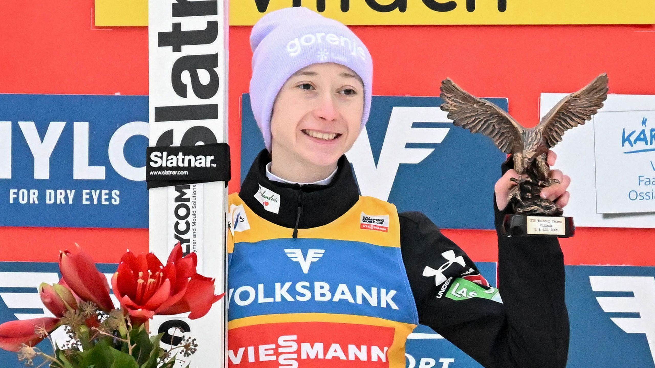 Nika Prevc wint opnieuw in Villach – Sloveense bevestigt gele trui met ...