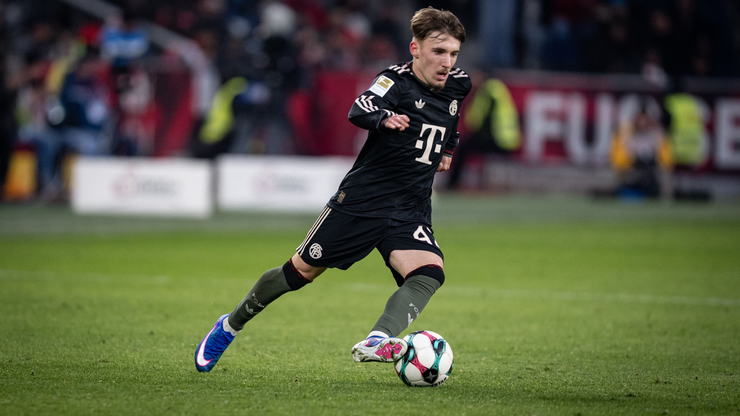 Vincent Karl offenbar auf der Liste des FC Bayern: Bekommt Lennart Karl ...