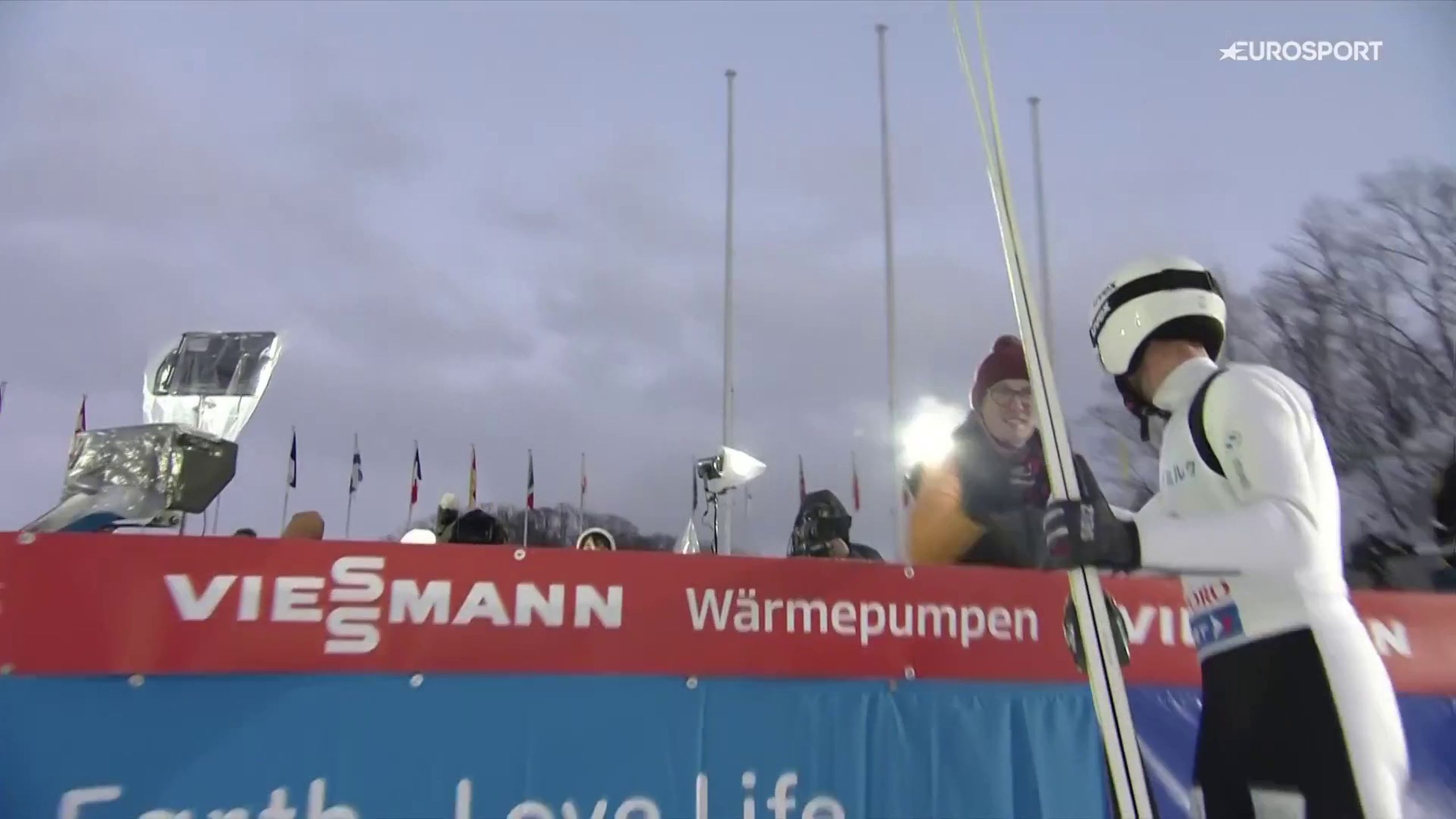 Roman Koudelka i Kacper Merk przybili piątkę po skoku Czecha w ...