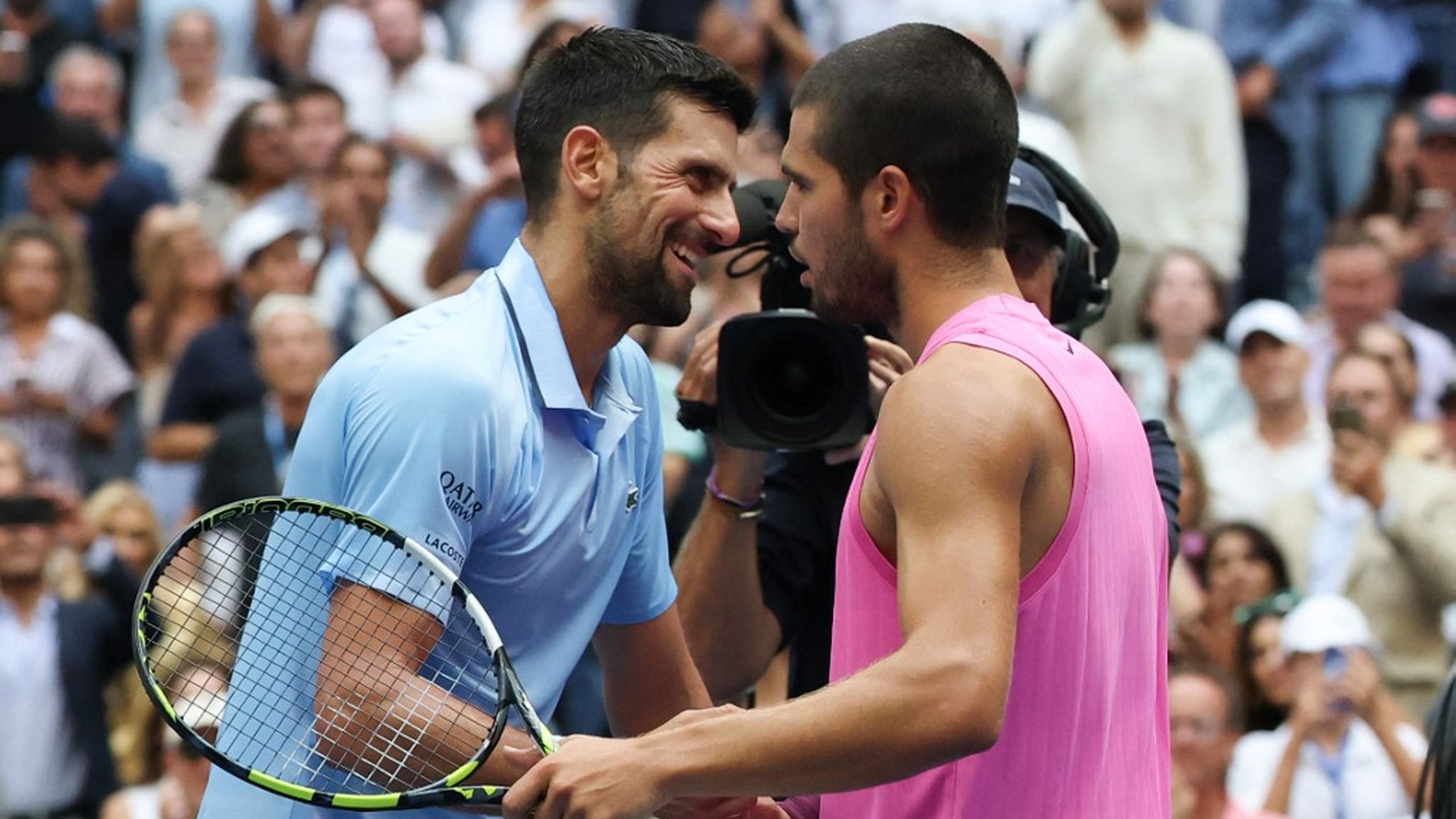 Novak Djokovic grapt over gekopieerde service door Carlos Alcaraz ...
