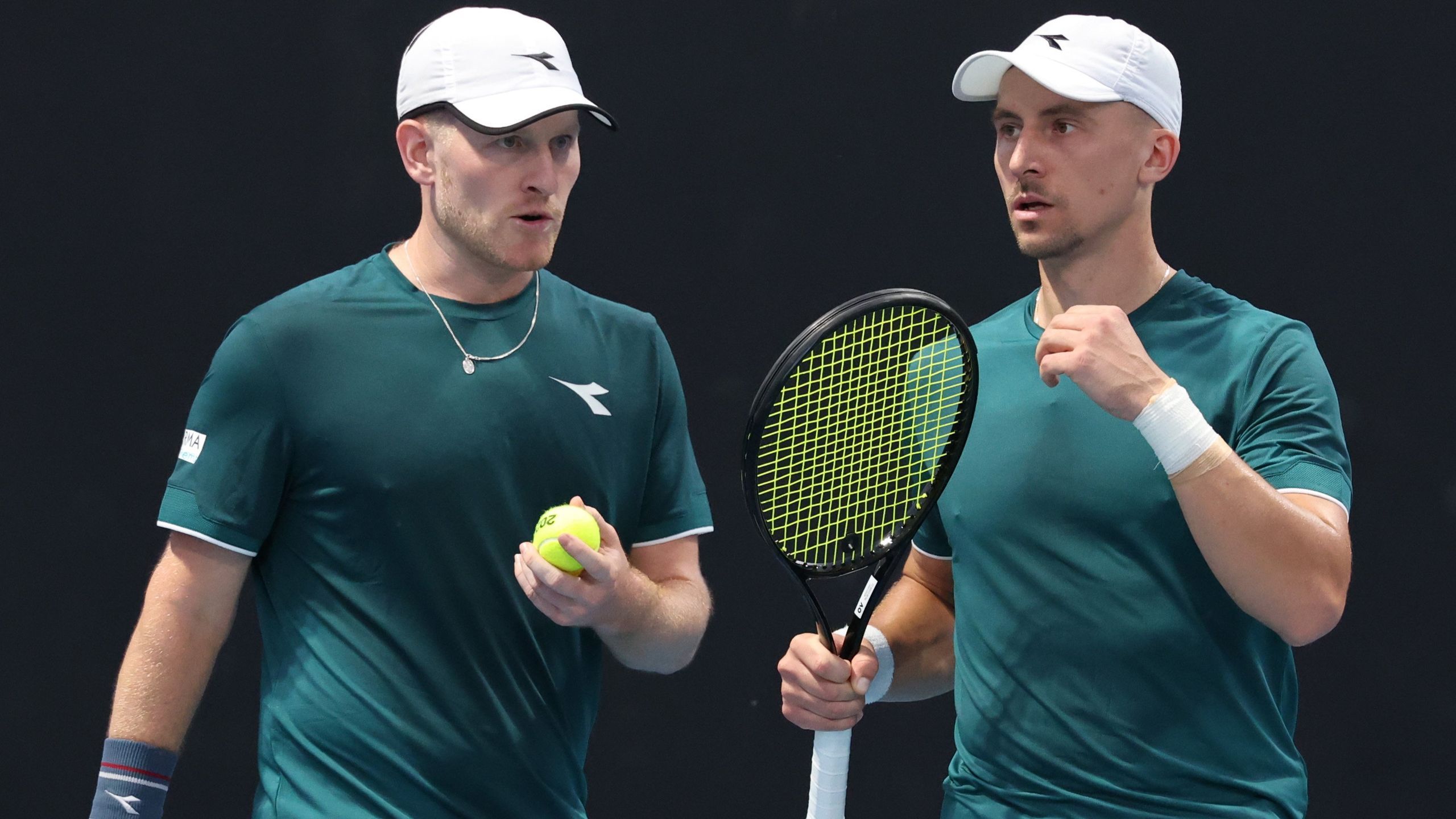 Jan Zieliński i Luke Johnson awansowali do 3. rundy Australian Open w ...