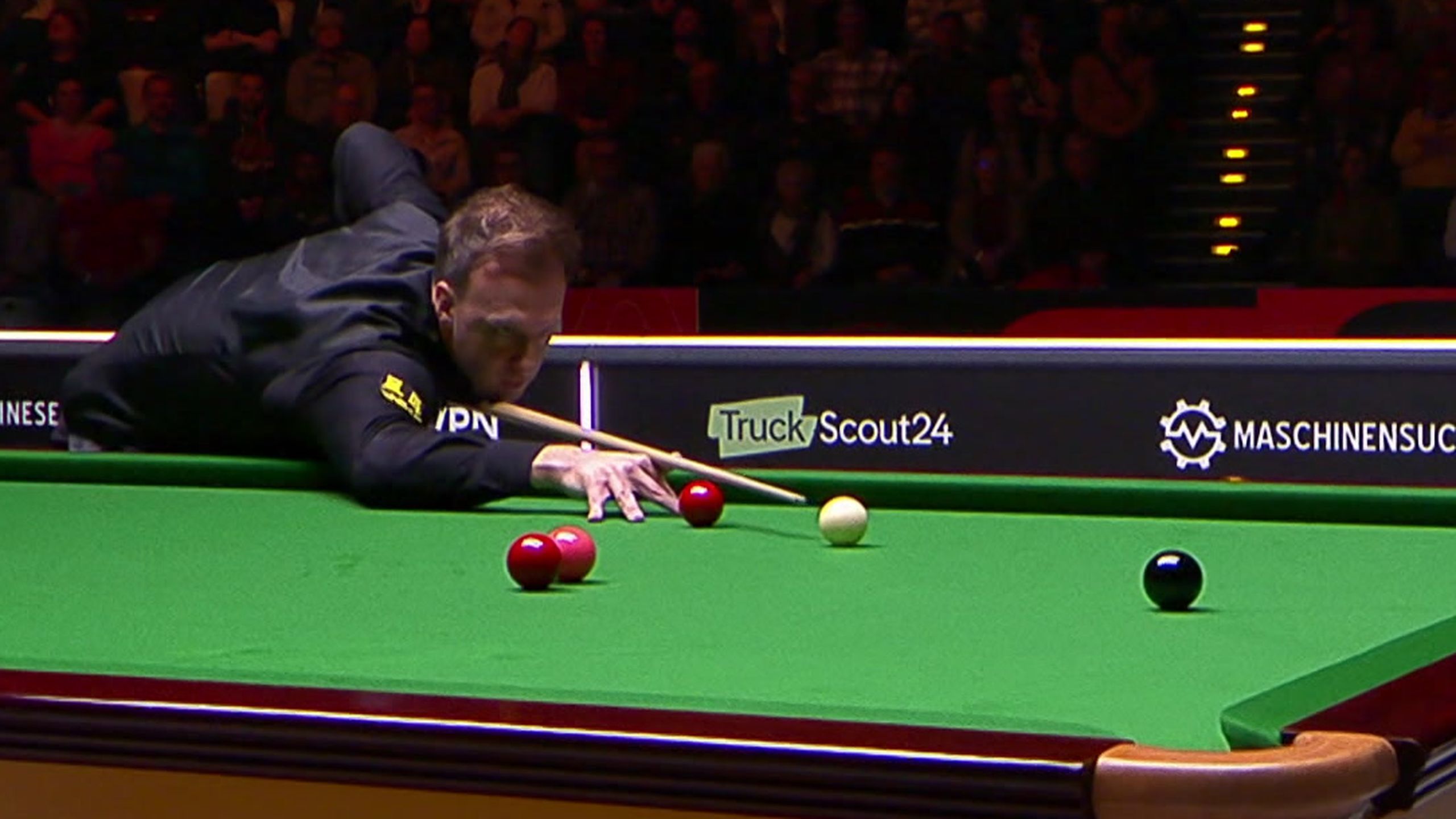 Judd Trump mit 101er-Break im ersten Frame im German-Masters-Finale ...