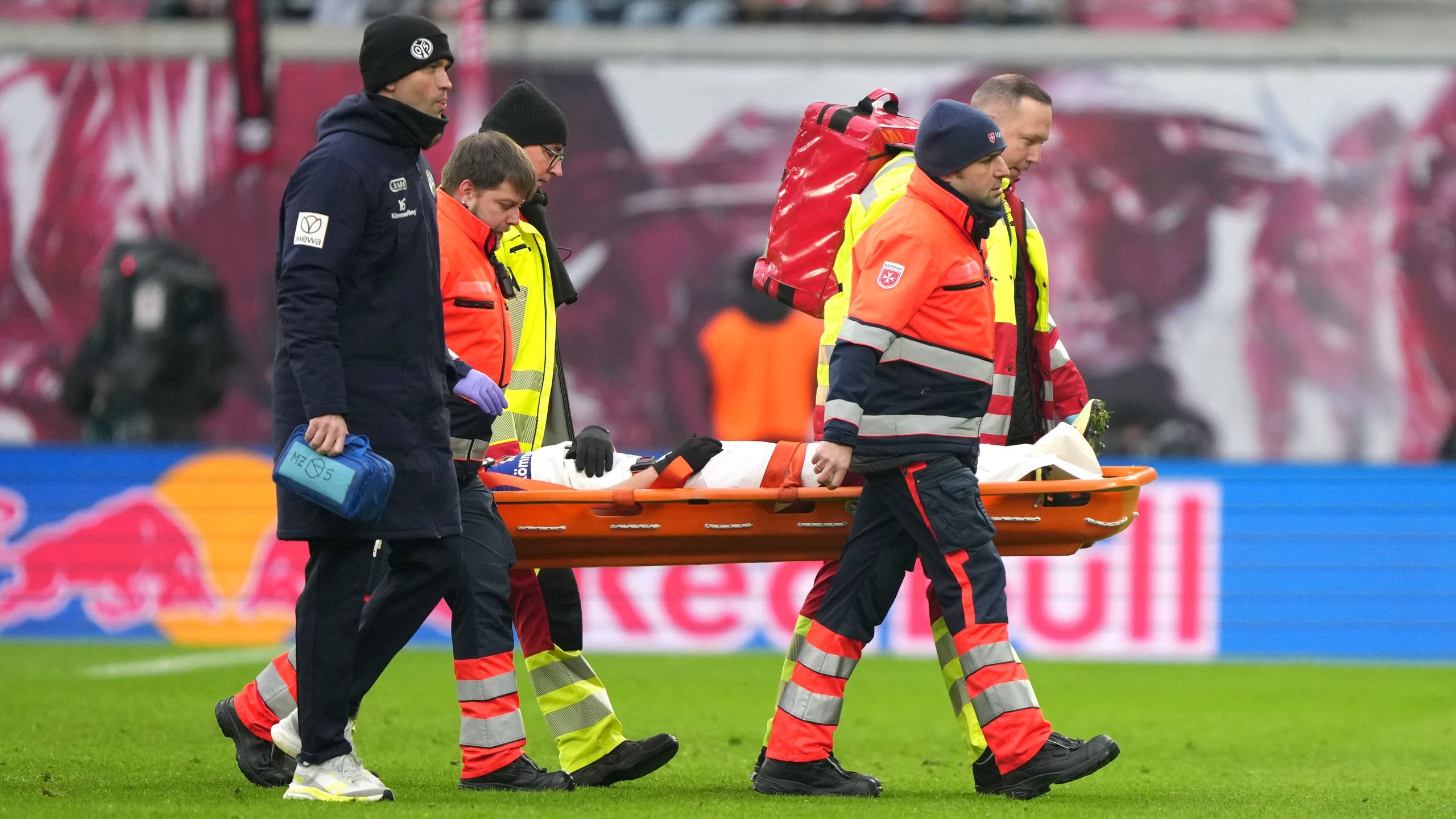 Benedict Hollerbach verletzt sich gegen RB Leipzig schwer - FSV Mainz ...