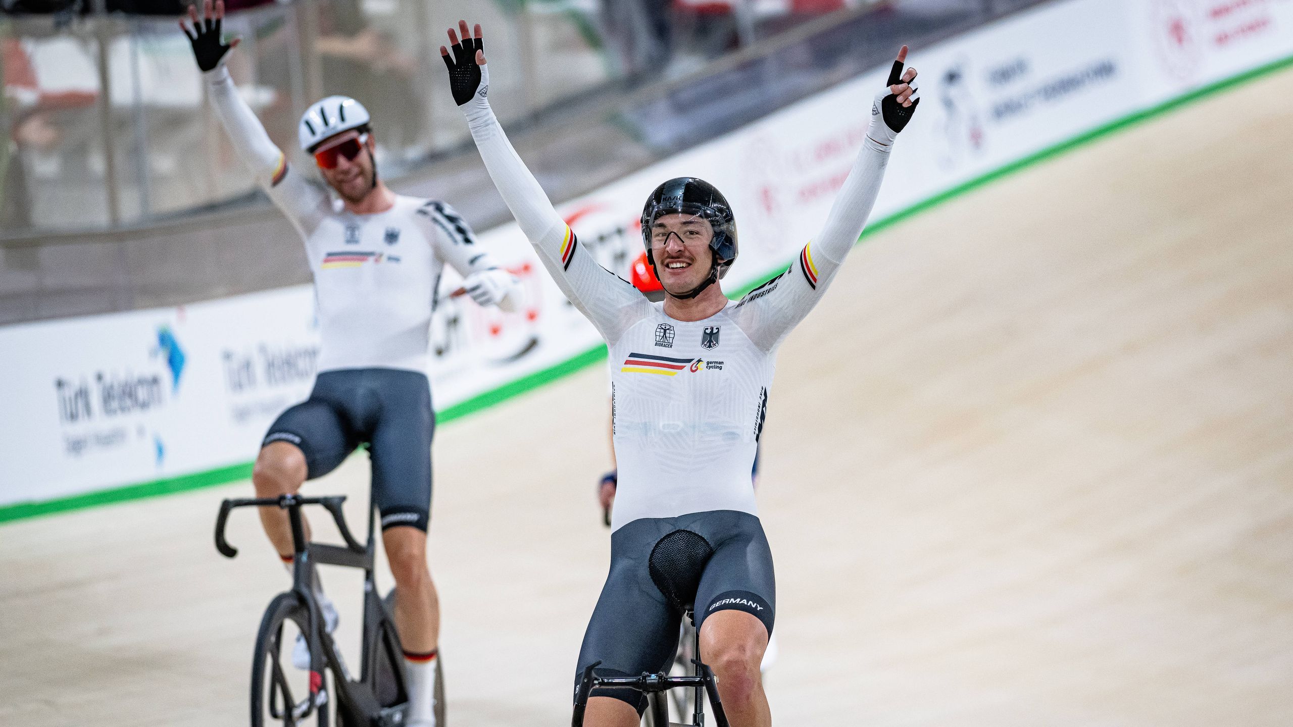 Roger Kluge gewinnt Gold zum Geburtstag - Sieg im Madison bei Bahnrad ...
