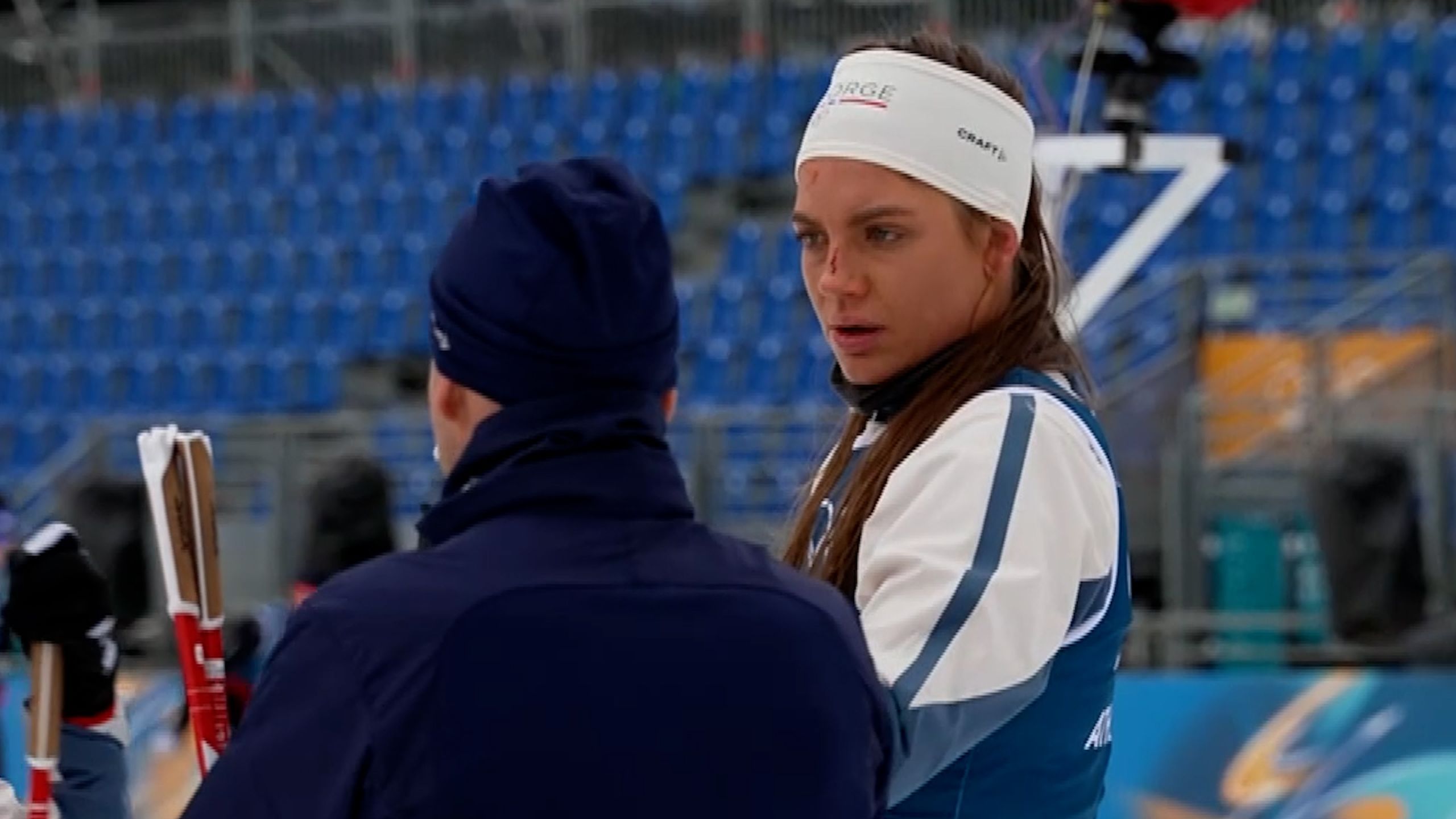 Se nå: Kristine Stavås Skistad med blodig nese - falt på trening ...