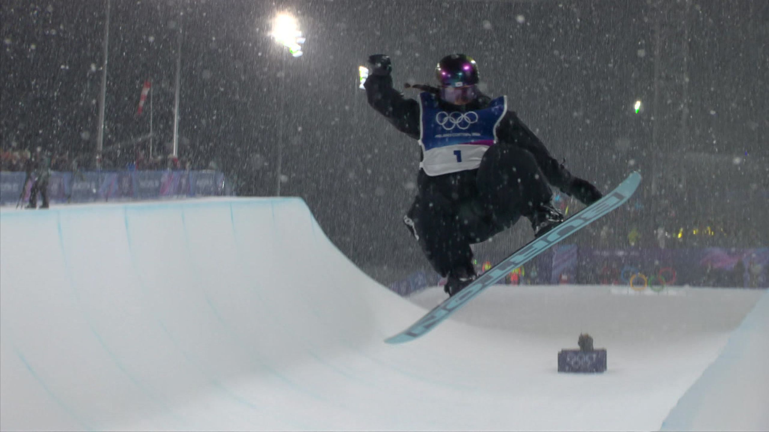 Choi Goan zet een magistrale heat neer en wint het goud op de halfpipe ...