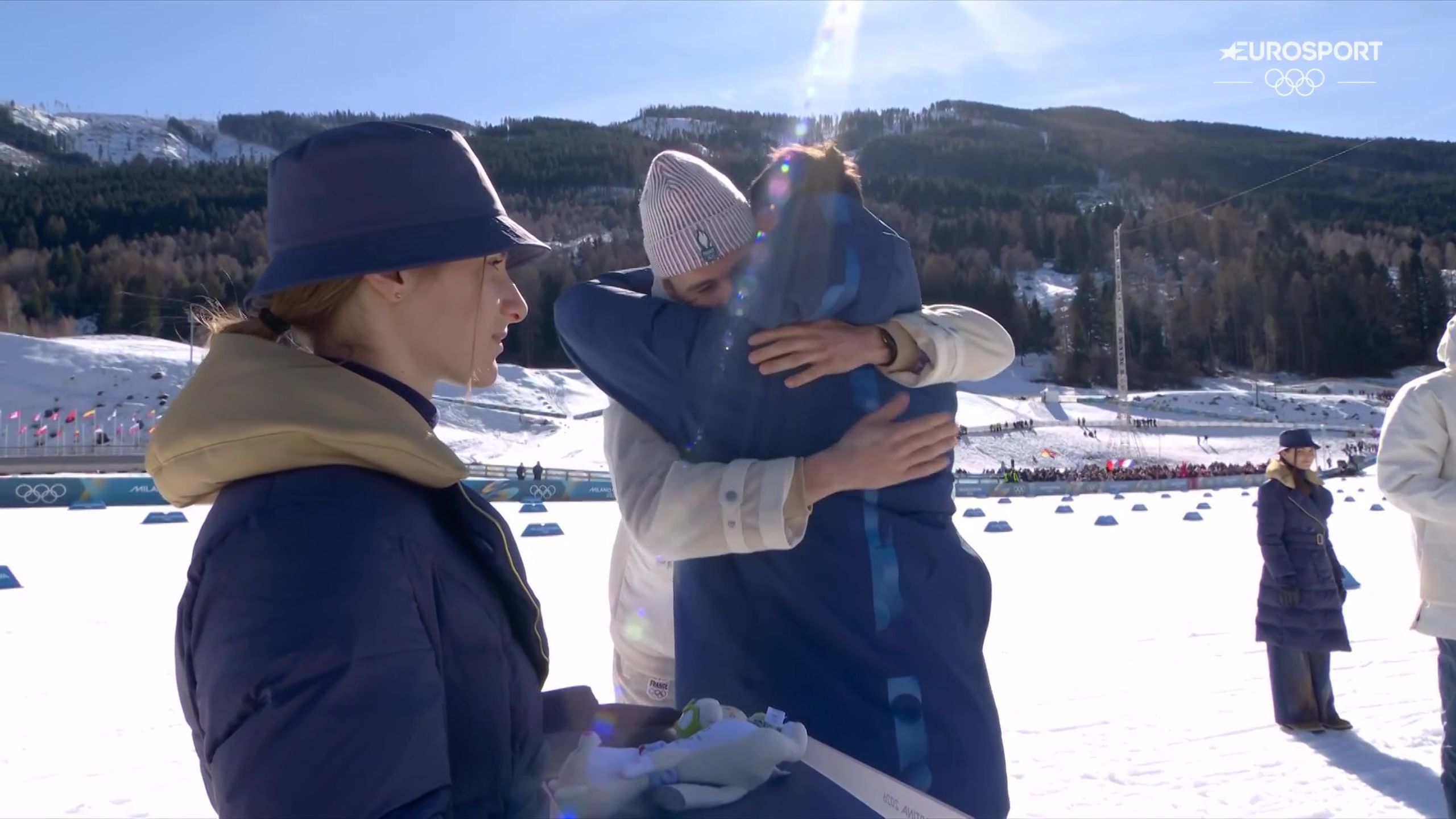 JO Milan - Cortina 2026│Martin Fourcade remet la médaille d'argent à ...