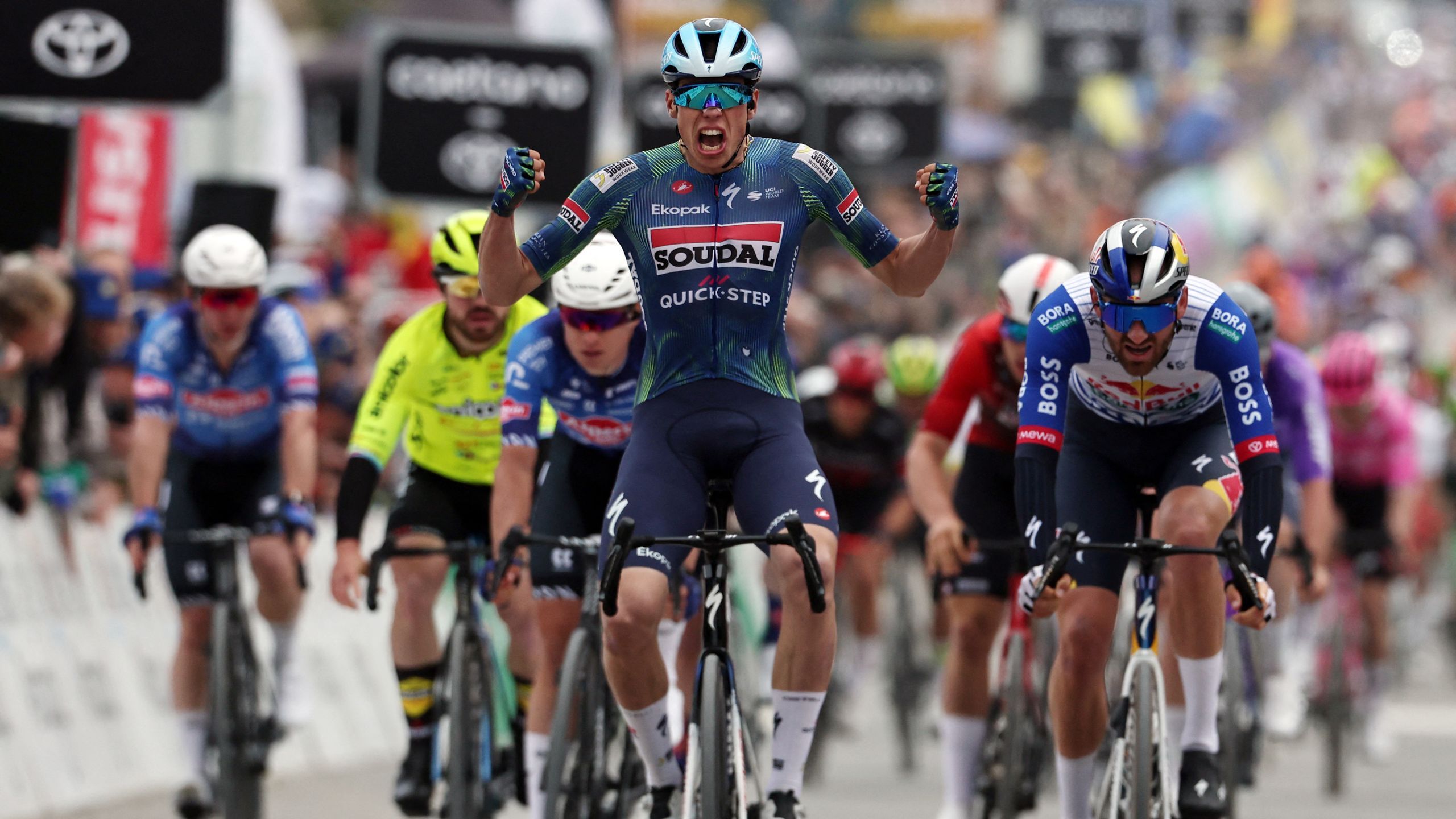 Algarve-Rundfahrt: Paul Magnier sprintet in hektischem Endspurt allen ...