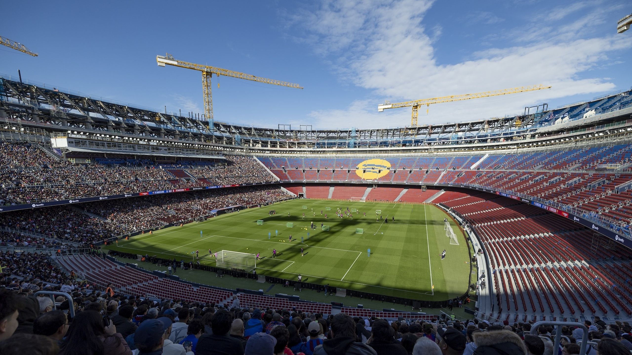 FC Barcelone - Le Camp Nou passe à un peu moins de 63 000 places en ...