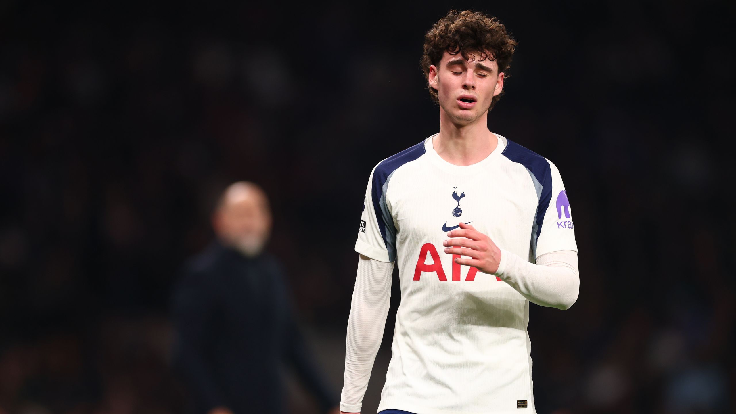 Premier League - Réduit à 10, Tottenham continue de sombrer contre ...