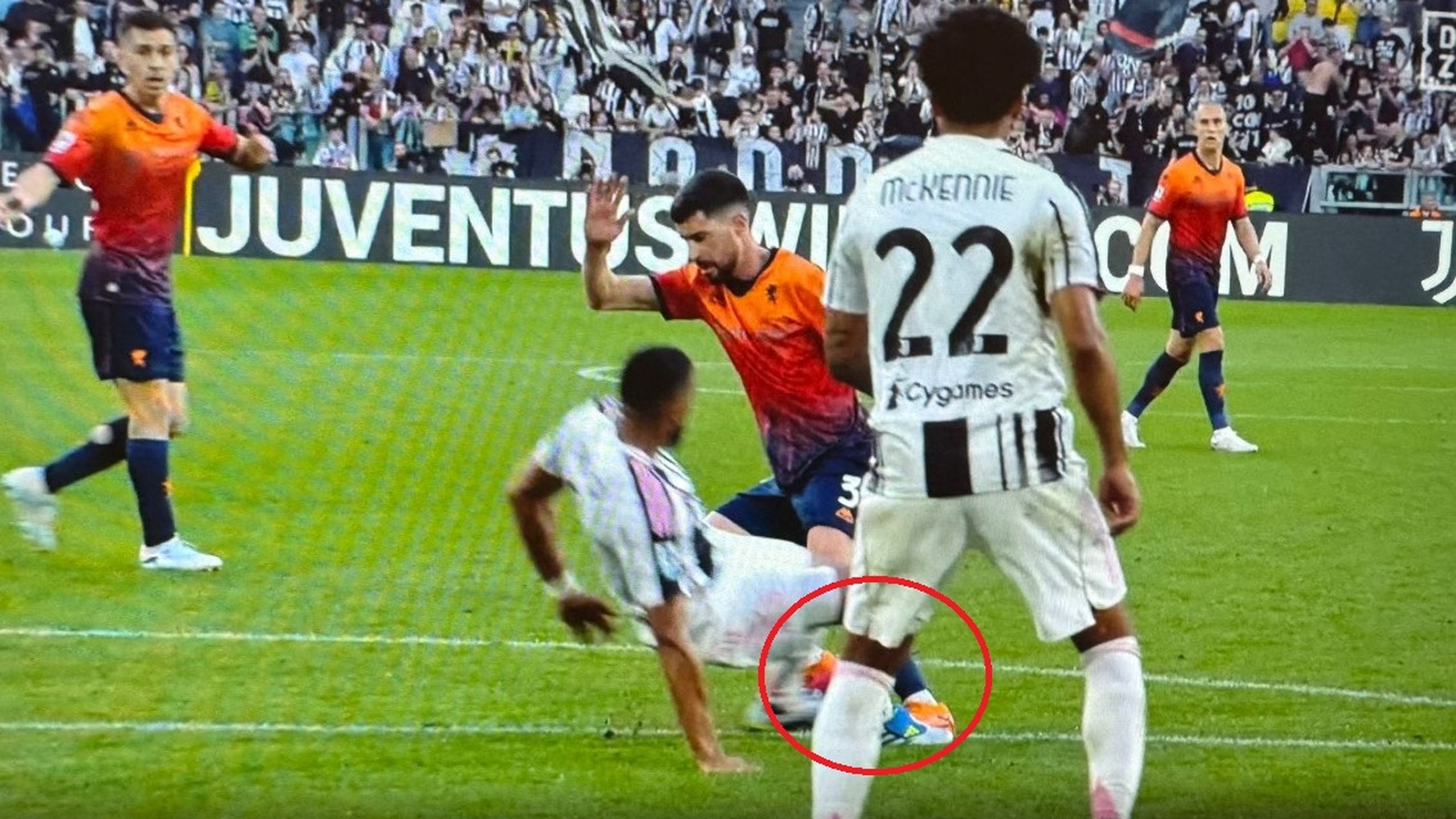 Juventus-Genoa, moviola: regolare il gol di Bremer, non c’è nulla su ...