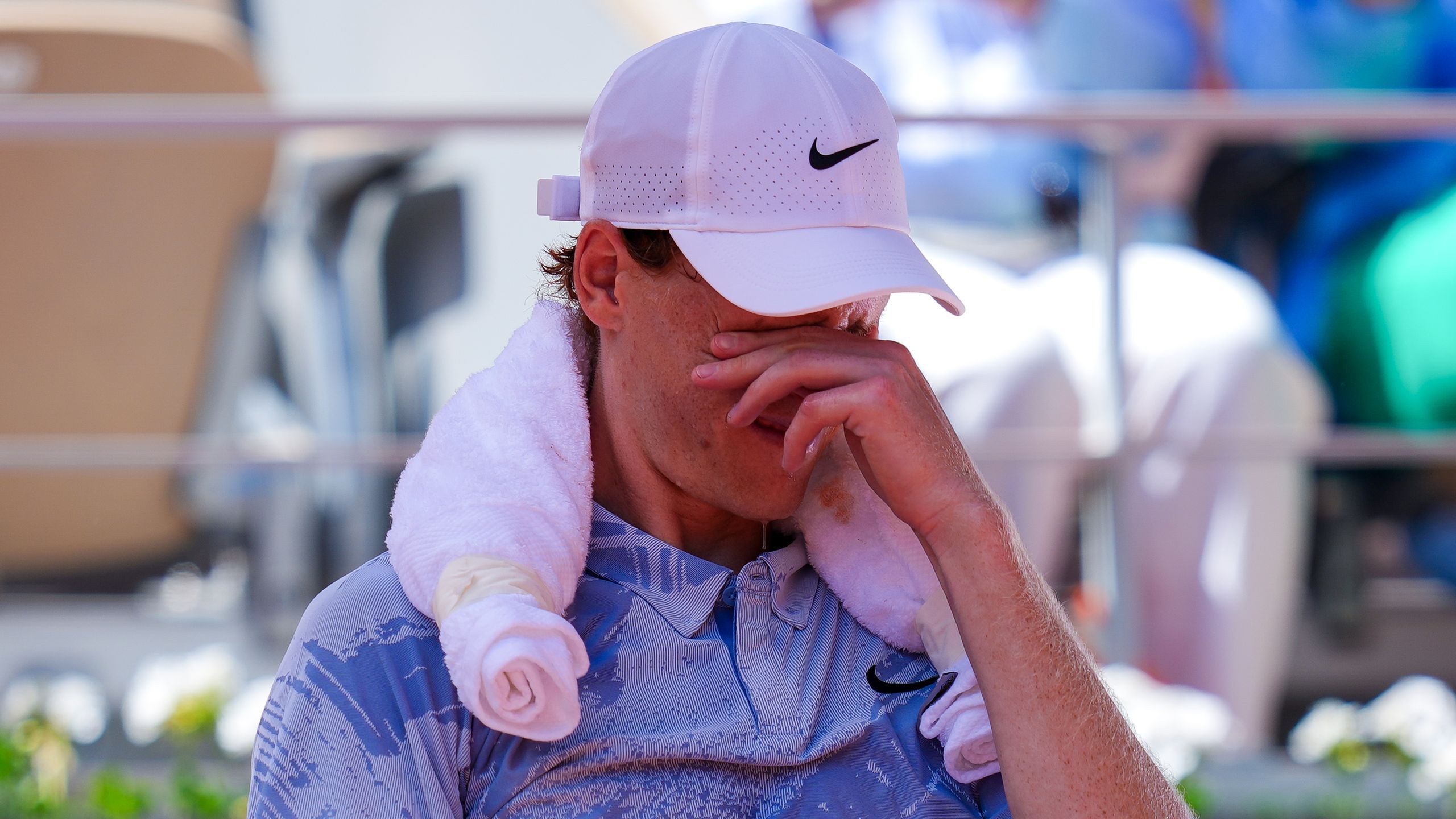 French Open - Pressestimmen zum Drama um Jannik Sinner: "Die Hitze in ...