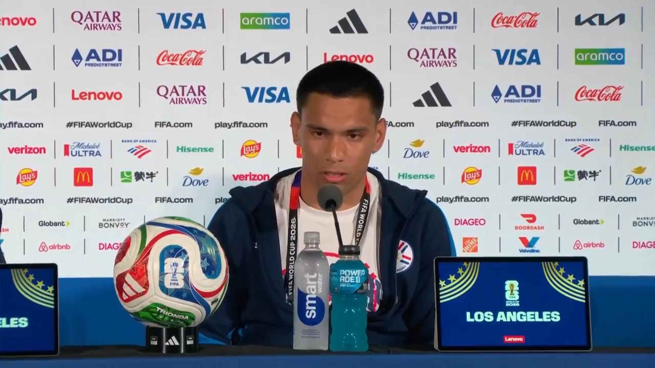 Diego Gomez vol emotie vlak voor terugkeer Paraguay op WK voetbal ...