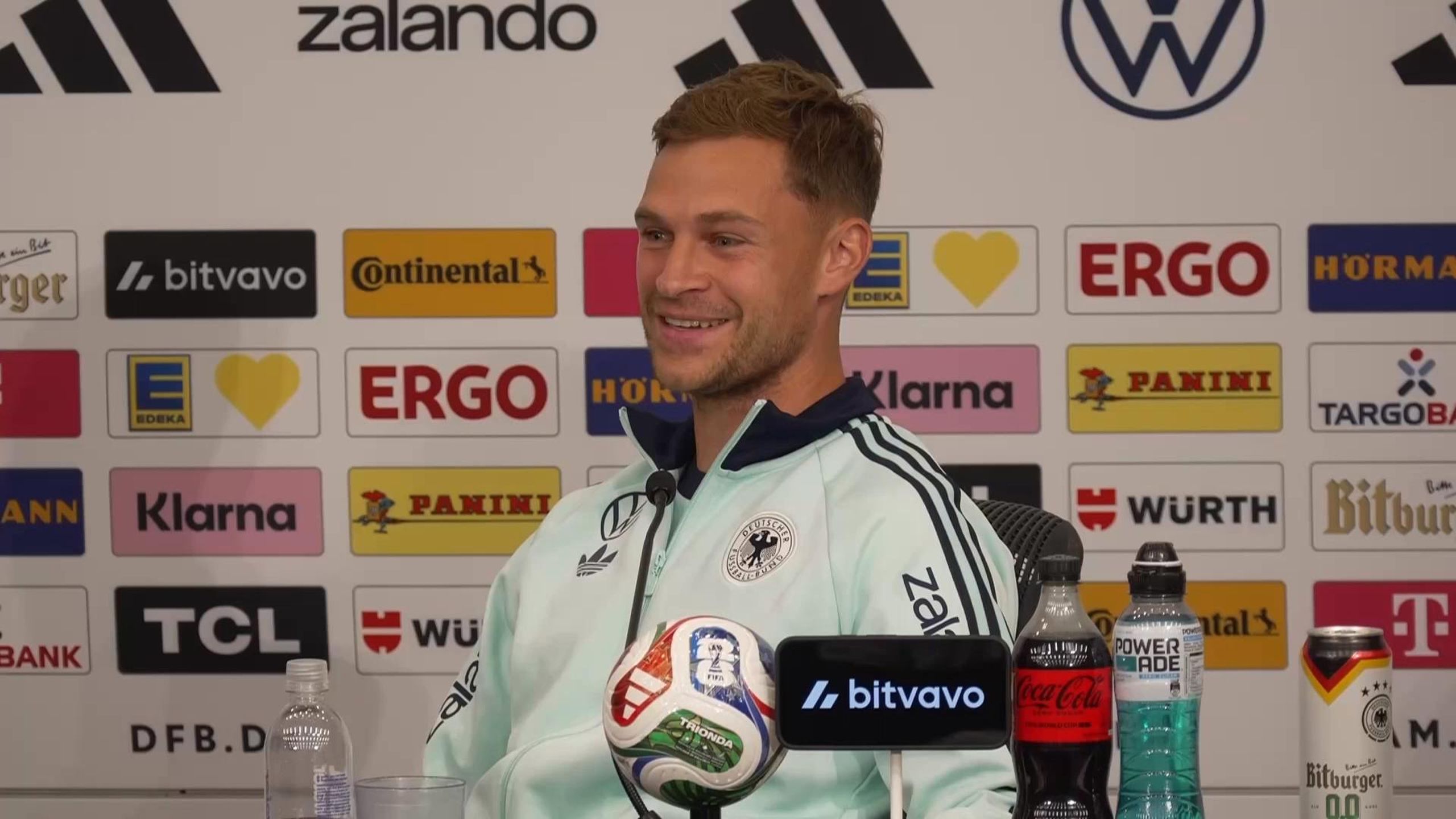 Giftige slang gespot! Schrikmomentje voor Duitsland rondom training ...
