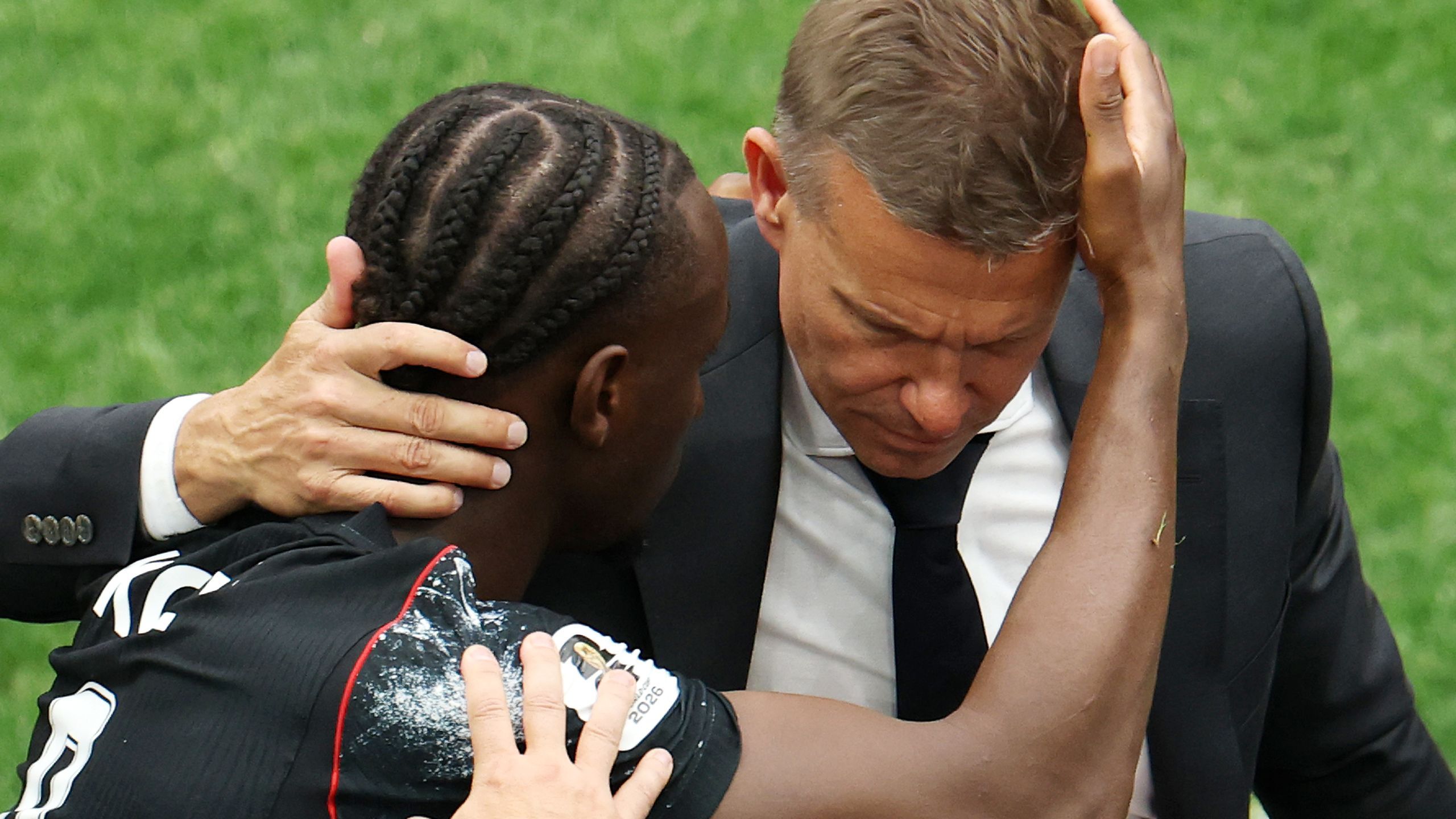 Coupe du monde 2026 | Canada - "On a tous entendu l'os se briser ...