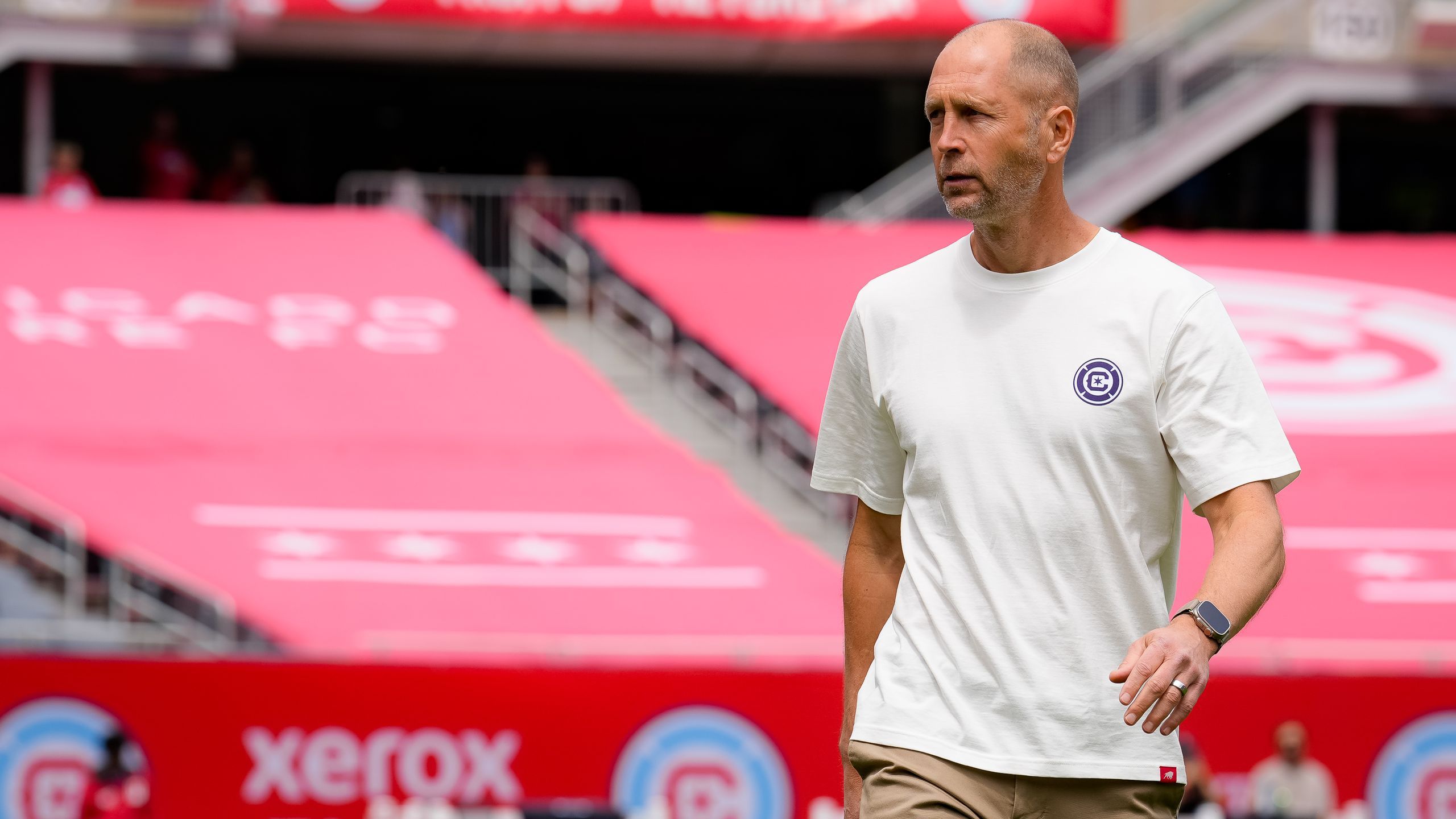 Robert Lewandowski piłkarzem Chicago Fire. Trener klubu Gregg Berhalter ...