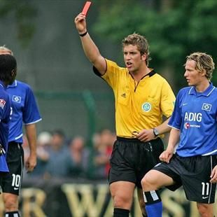 Kein Tag wie jeder andere: Robert Hoyzer verpfeift den HSV - Eurosport