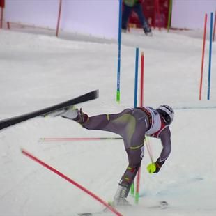 Kopfüber im Stangenwald: Spektakulärer Sturz in Zagreb von Jonathan ...