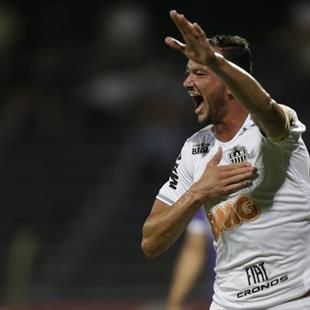 0-2. Rever y el ecuatoriano Cazares ponen al Mineiro en la fase de ...