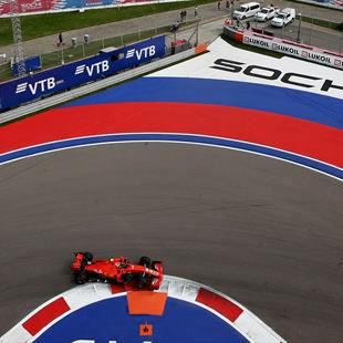 Prime libere: la Ferrari vola con Leclerc davanti a Verstappen e Vettel ...