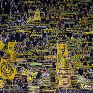 BVB: Dortmund-Fans zum Singen von "You'll never walk alone ...