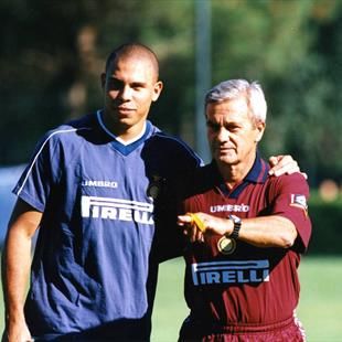 Serie A : Ancien entraîneur de l'Inter, Luigi Simoni est décédé - Eurosport