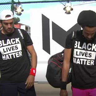 Dustin Brown und Matteo Berrettini setzen Zeichen für Black Lives ...