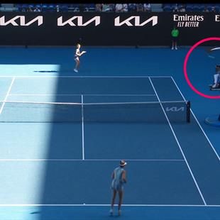 Australian Open: Muchova schießt Schiedsrichterin Azemar Engzell im ...