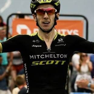 A Mitchelton-Scott mindent feltett Adam Yates-re a Touron - Eurosport
