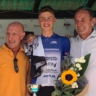 Ciclismo, Enrico Simoni vince la prima gara. Il figlio di Gilberto ...