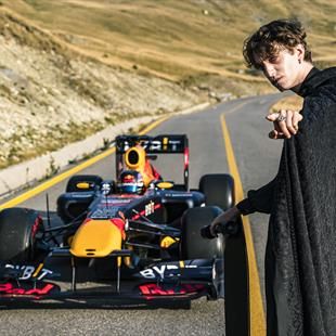 Formula 1 în România!Oracle Red Bull Racing-cursă printre nori pe ...