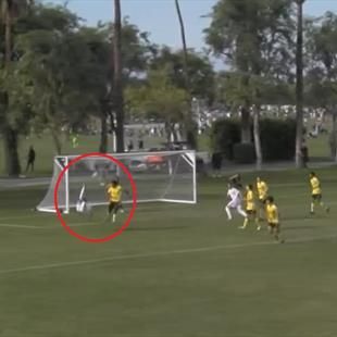 Vidéo - Un retourné en pleine lucarne : spectaculaire but en U19 ...