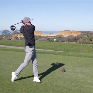 Focus on Gareth Bale watching Jon Rahm : in English - Golf Video ...