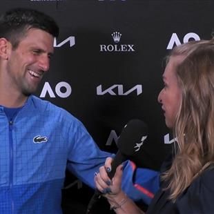 Novak Djokovic bei Barbara Schett: "Sorry, die Blumen sind noch im Zoll ...