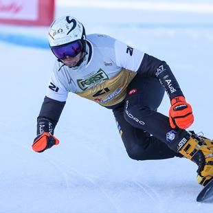 Roland Fischnaller snatches Crystal Globe from Oskar Kwiatkowski in ...