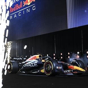 Kigurult a pályára az új Red Bull, Verstappen optimistán nyilatkozott ...